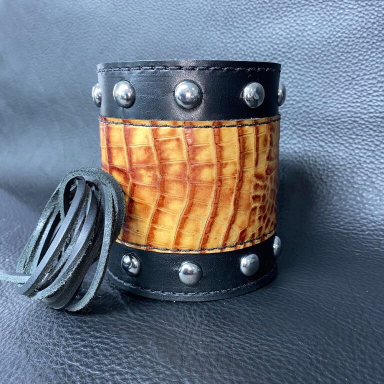 Fork wraps with alligator